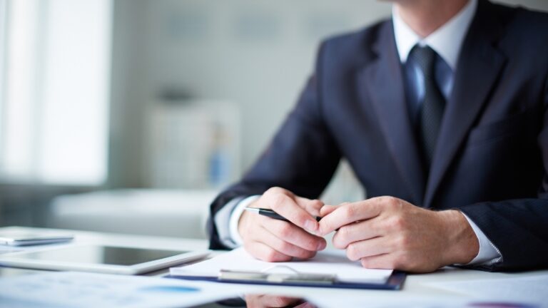 COO vs CEO - What’s the Real Difference? - Strategic Toolkits